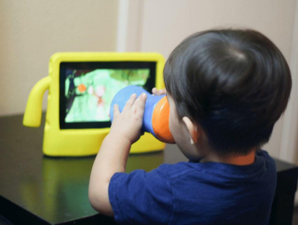 Screen Time Management: Balancing Digital Media and Offline Activities ...